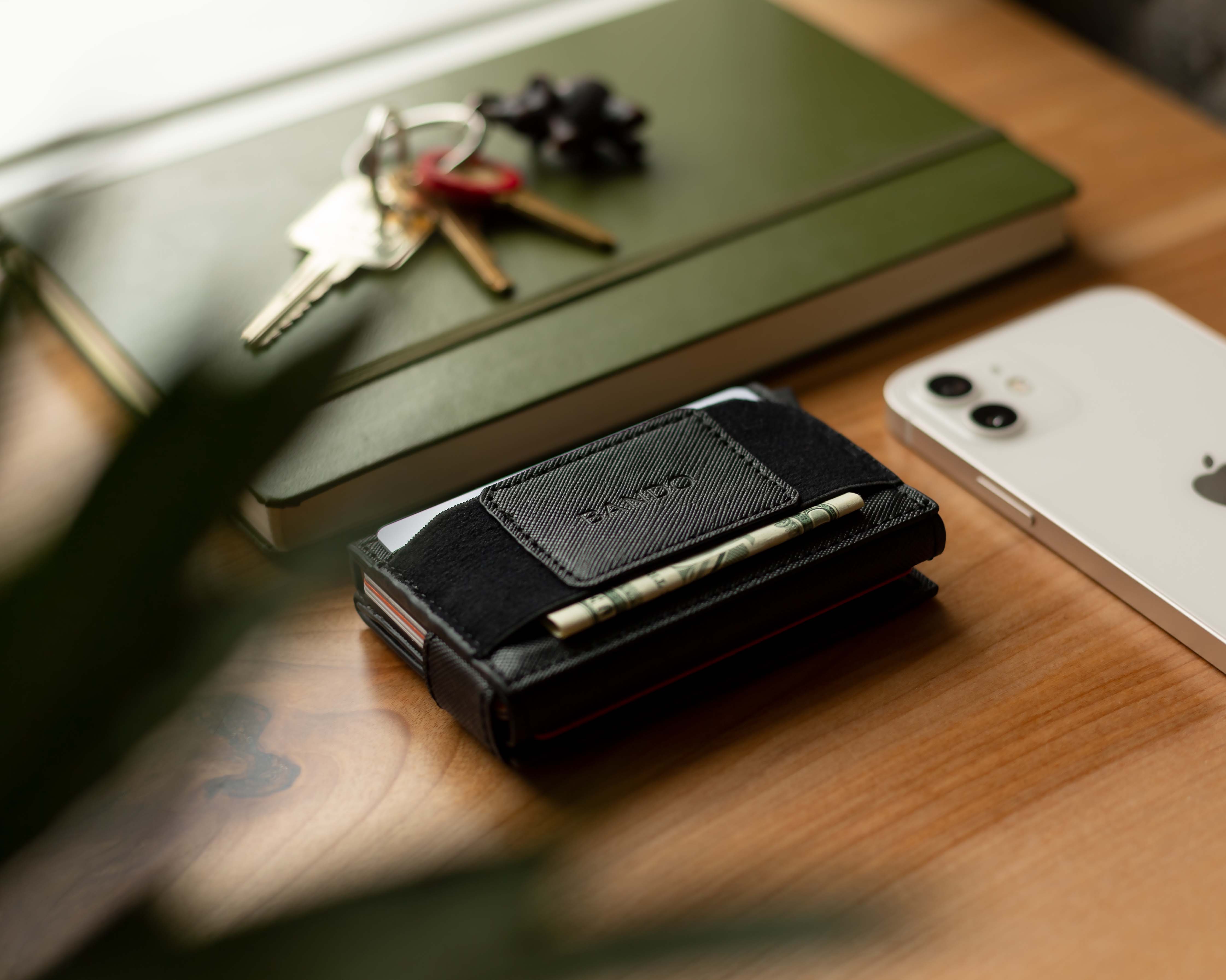 Dash Wallets | Slim, Thin, & Minimalist Wallets for Modern Men